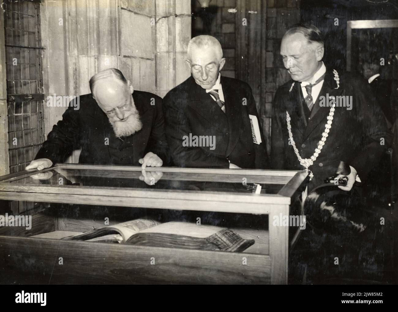 Image of a few guests, in the crucifix of the Domkerk in Utrecht, in a ...