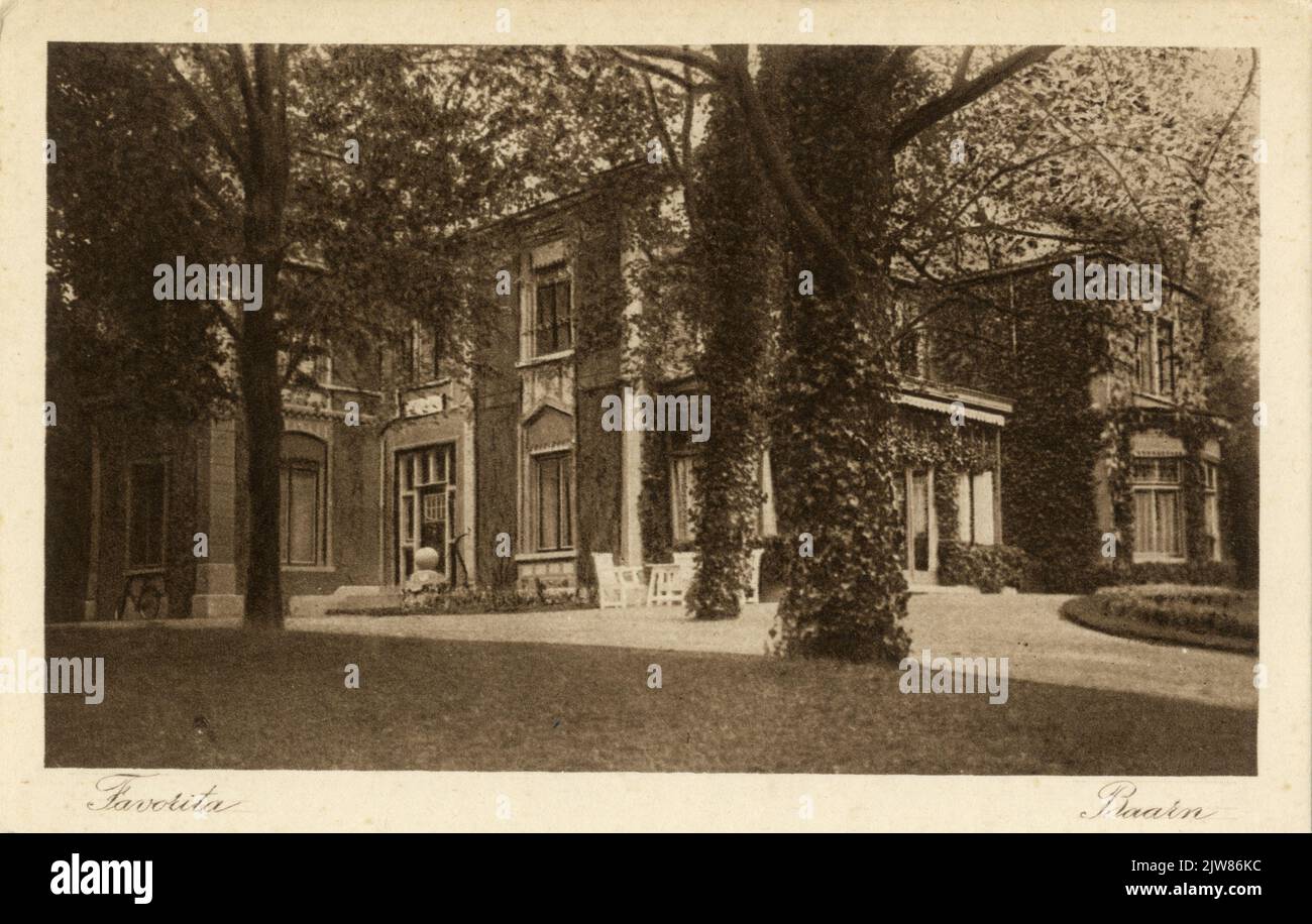 View of the front and left side of the Favorita house in Baarn Stock Photo - Alamy