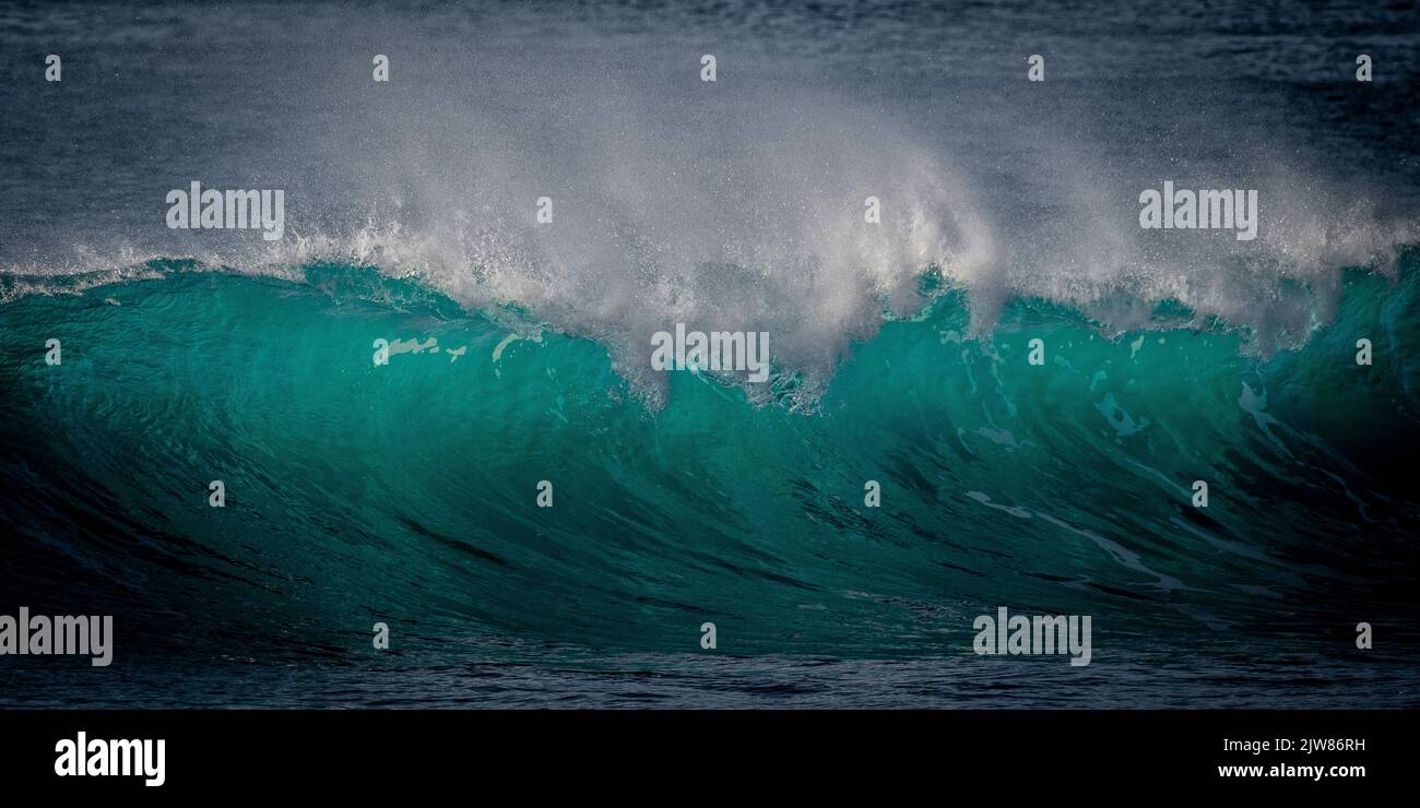 Stunning turquoise aqua waves barrelling into from Porthleven reef ...
