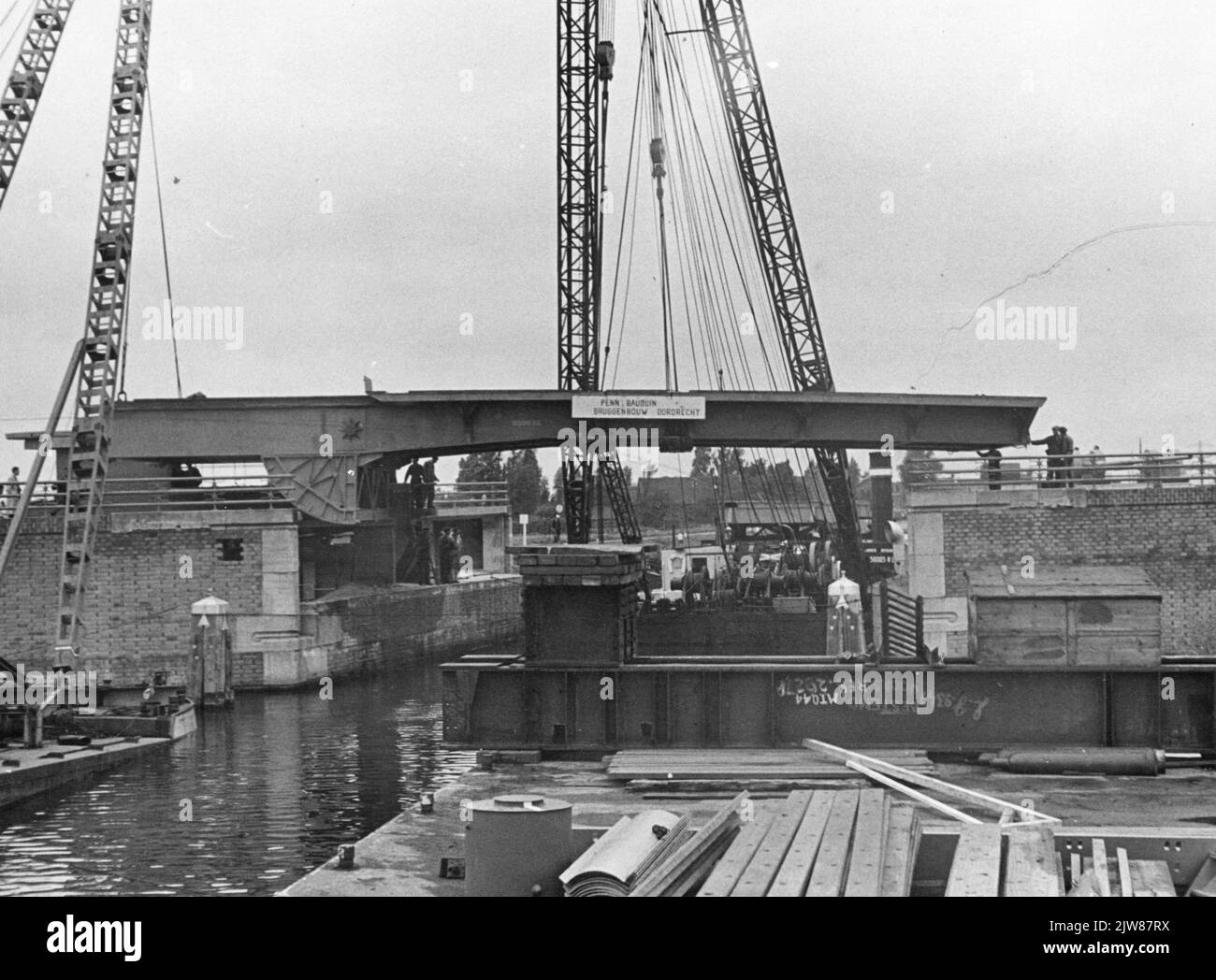 Image of the input of one of the bridge parts of the Spinozabrug under ...