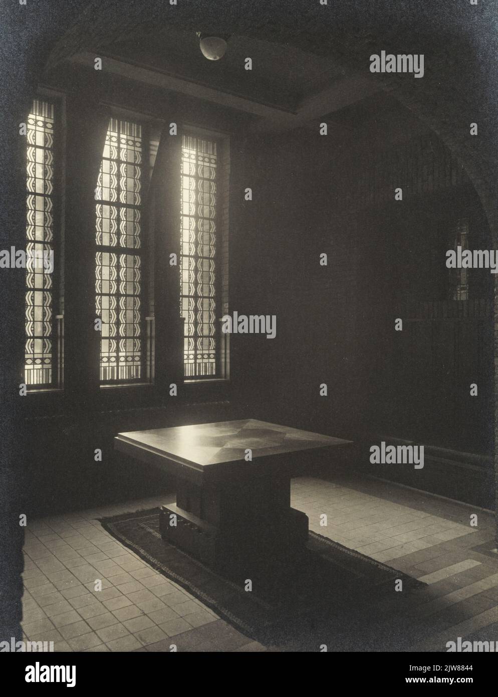 Interior of the 3rd administration building of the Dutch Railways (HGB ...