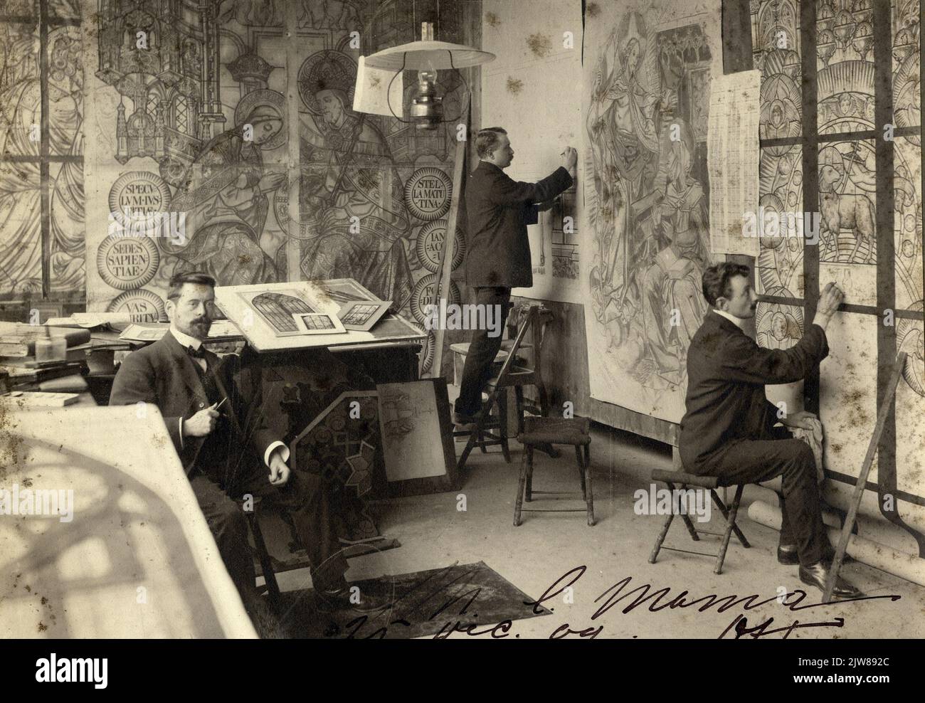 Interior of the studio of the glazier Otto M.M. Mengelberg (Maliebaan ...
