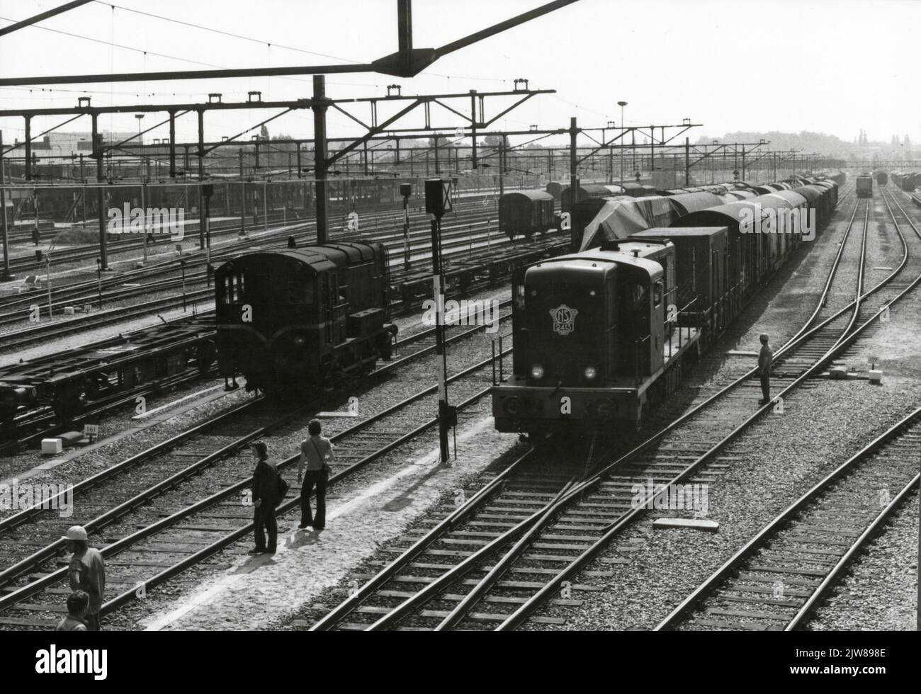 View of the yard in Venlo with the Diesel-Electric Locomotive No. 2413 on the right (series 2400 ...