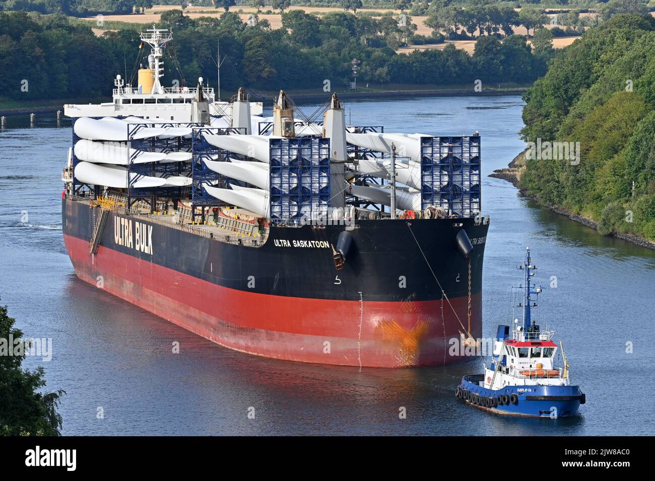 Bulk Carrier ULTRA SASKATOON passing the Kiel Canal, carrying wind ...