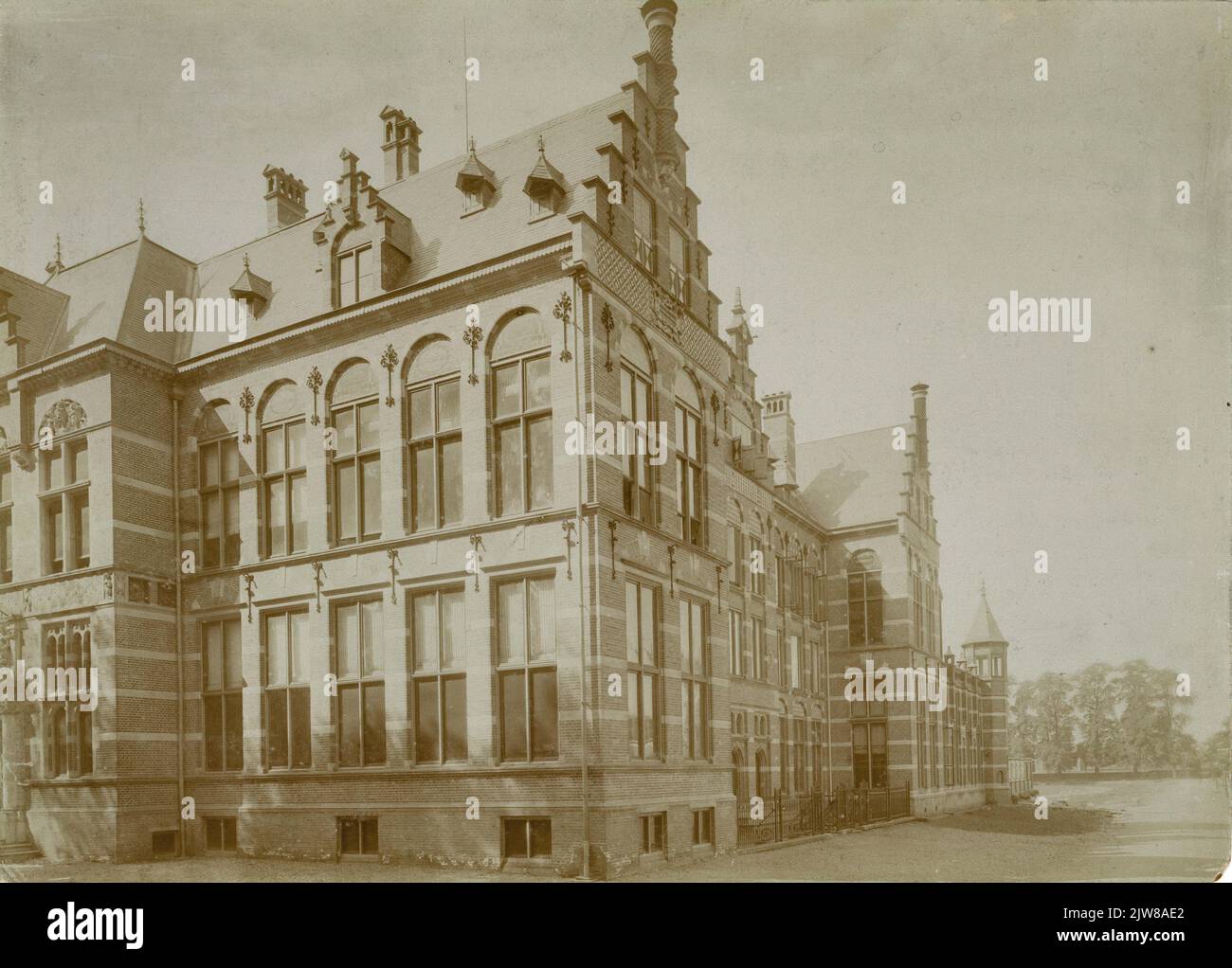 View of the first platform of the N.S. station Rotterdam et al. in ...
