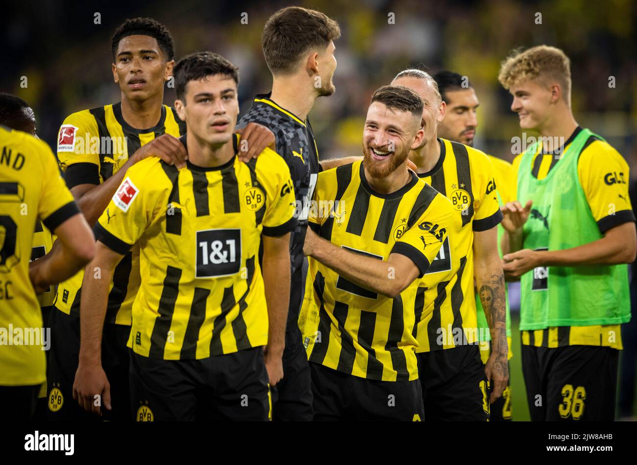 Giovanni Reyna (BVB), Jude Bellingham (BVB), Torwart Gregor Kobel (BVB ...