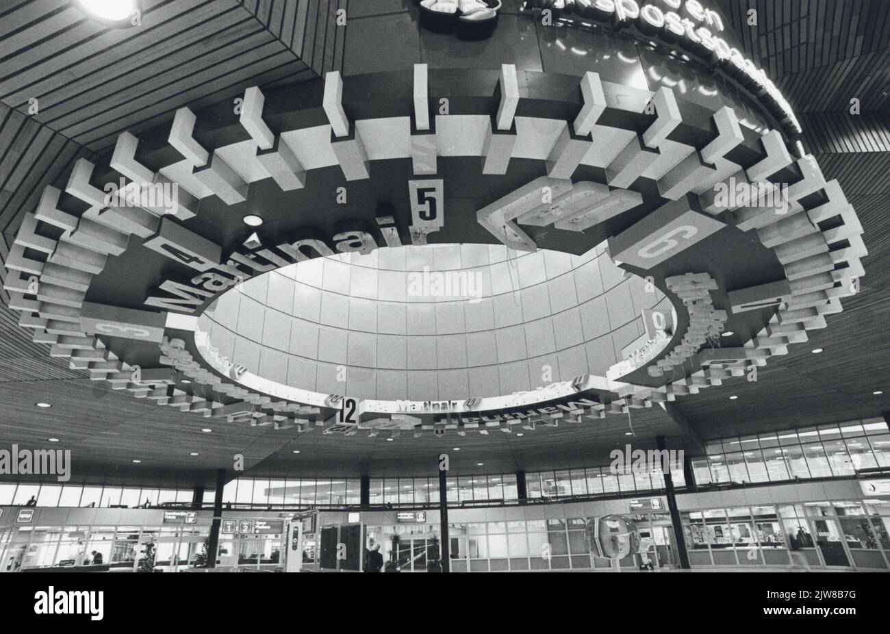 Interior of the N.S. station Schiphol: umbrella organization above the ...