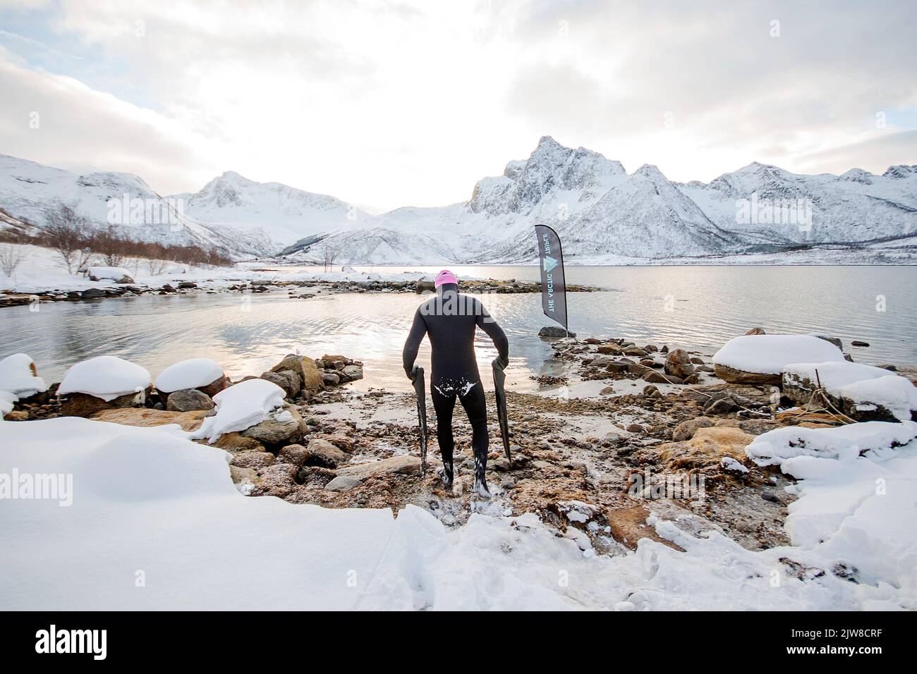 Swimming in freezing cold water hi-res stock photography and images - Alamy