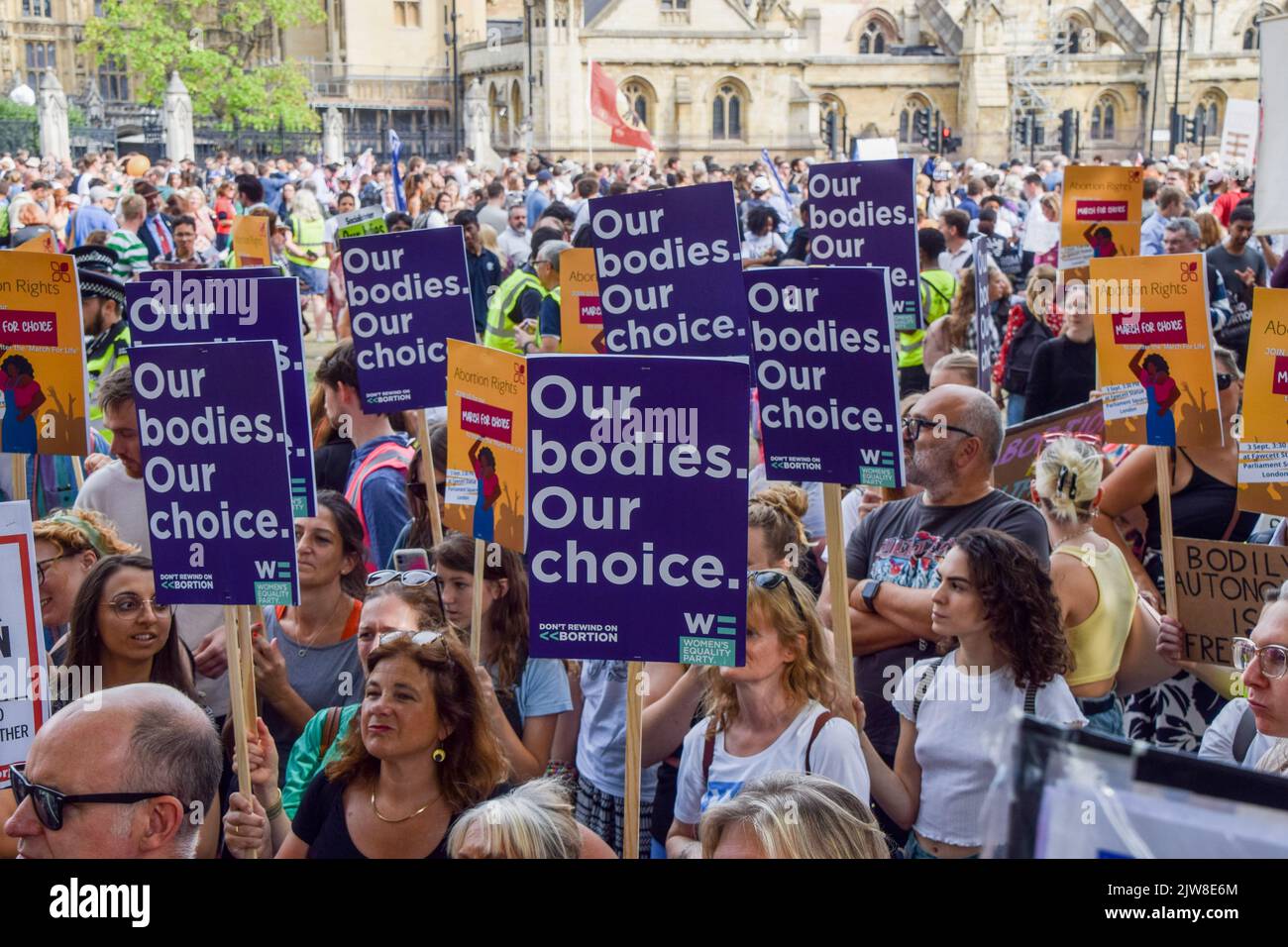 Bodies suggesting hi-res stock photography and images - Alamy