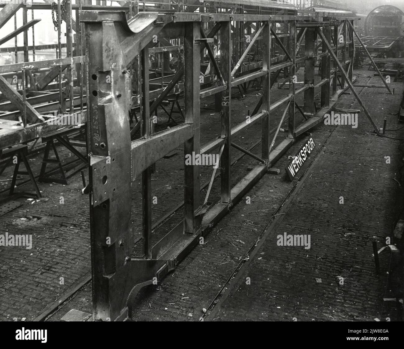 Image of the chassis of a carriage bowl of a diesel-electrical train ...