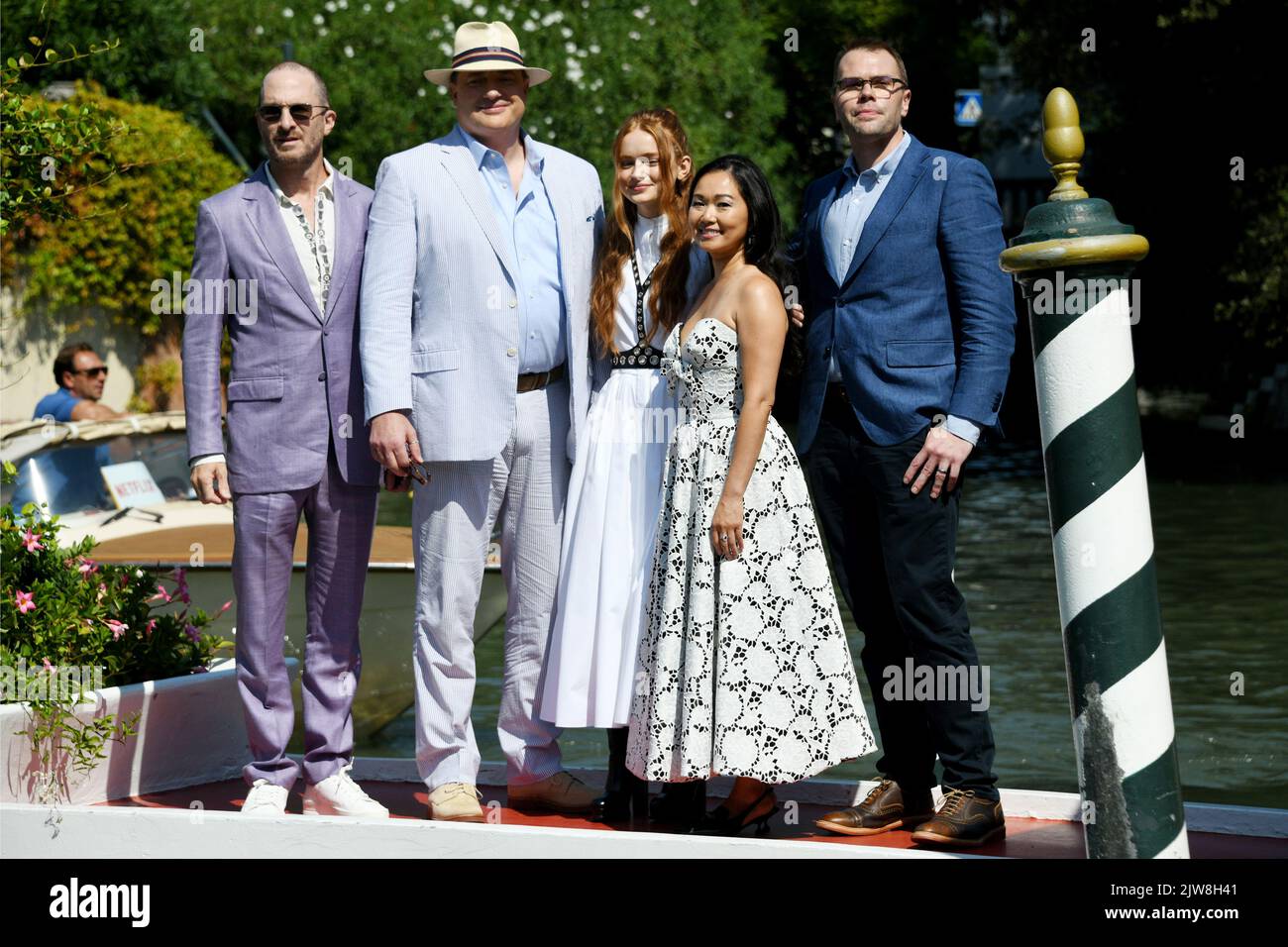 Sadie sink and brendan fraser hi-res stock photography and images - Alamy
