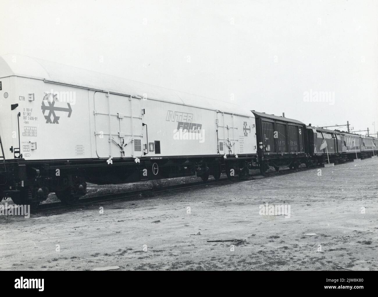 Image of an exhibition train from N.S., with a refrigerator from ...