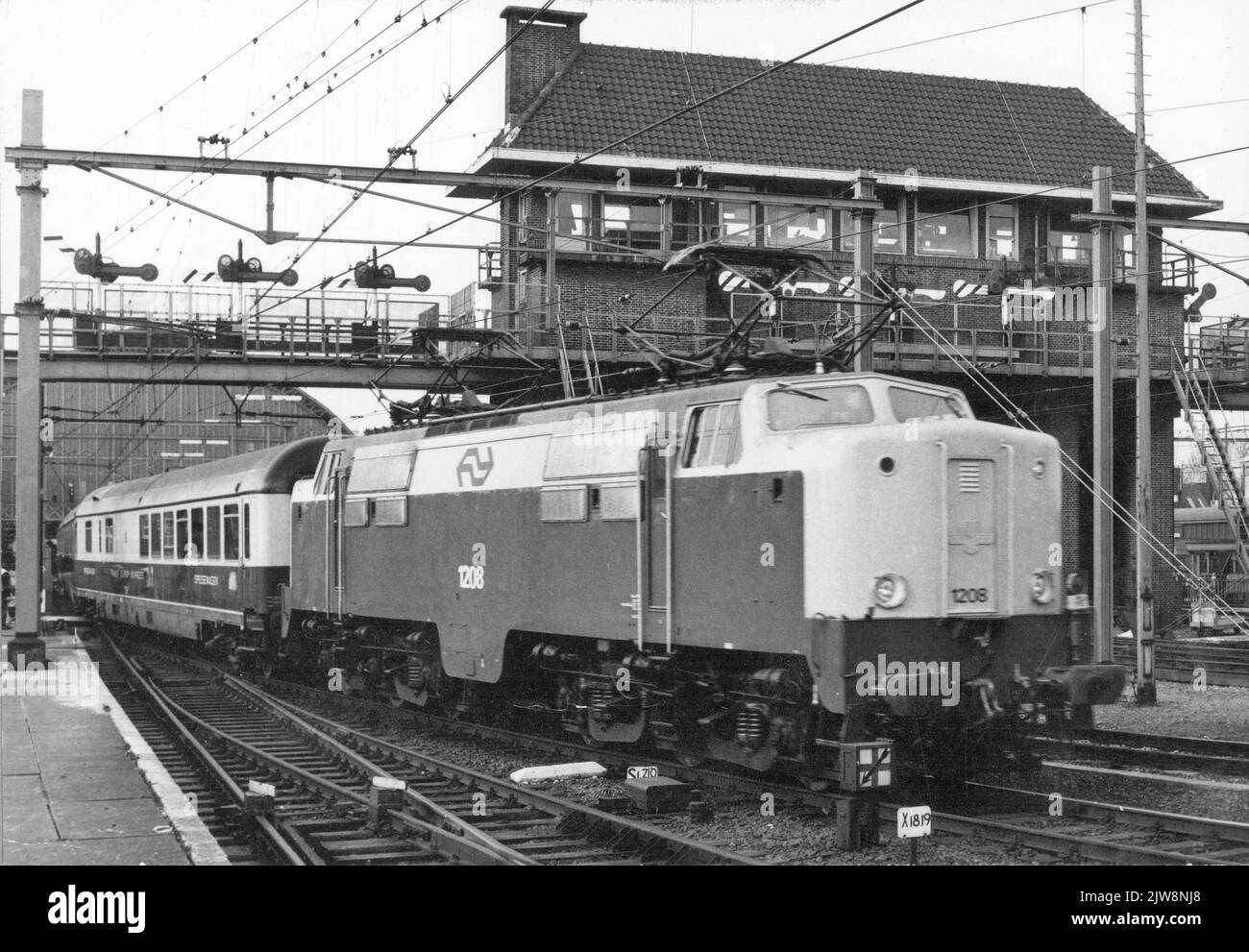 Image of the electric locomotive No. 1208 (series 1200) of the N.S ...