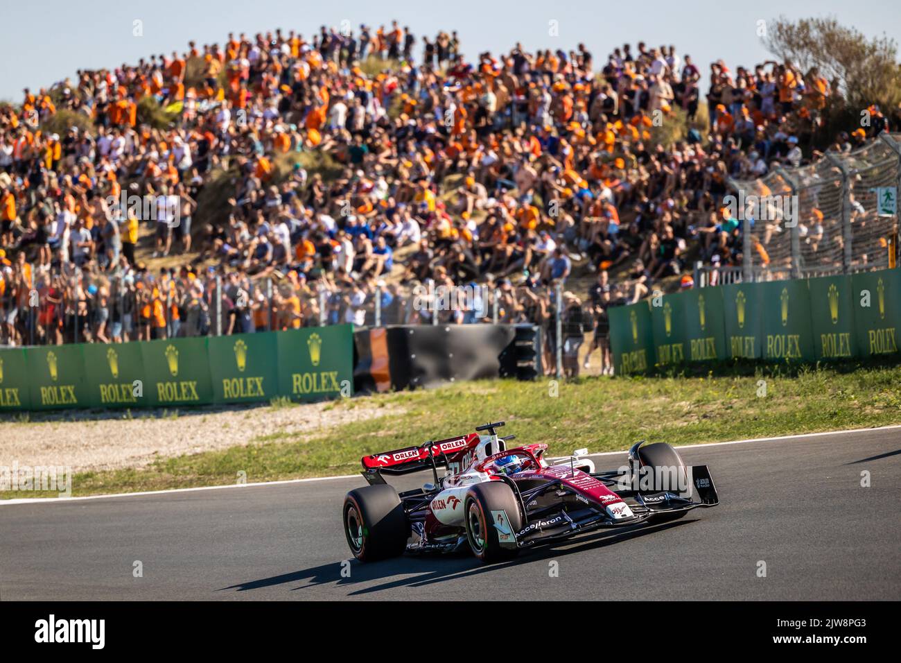 77 BOTTAS Valtteri (fin), Alfa Romeo F1 Team ORLEN C42, action crowd ...