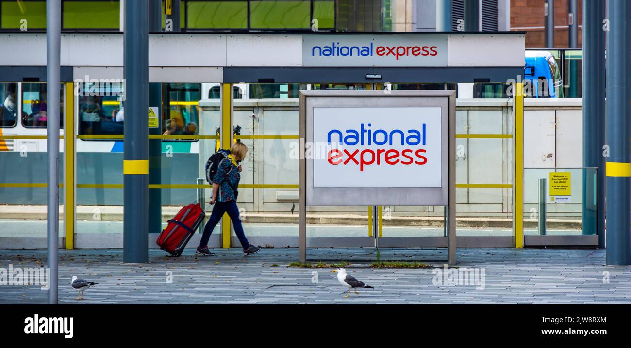 Tower river bus stop hi-res stock photography and images - Alamy