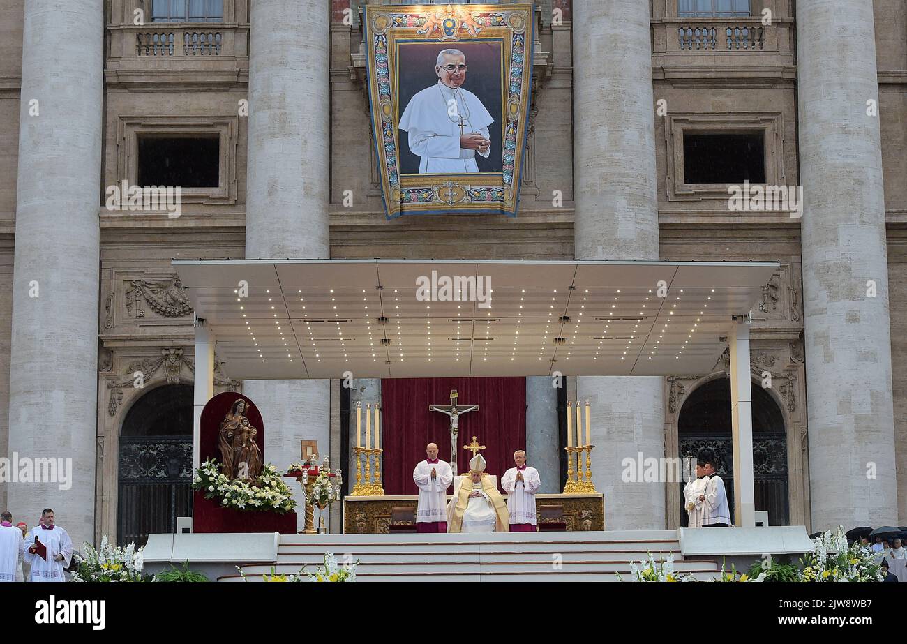 Pope Francis presides over the beatification Mass of Pope John Paul I ...