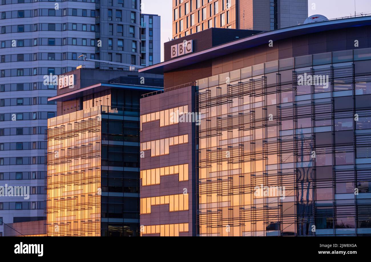 Bbc studios mediacityuk dusk hi-res stock photography and images - Alamy
