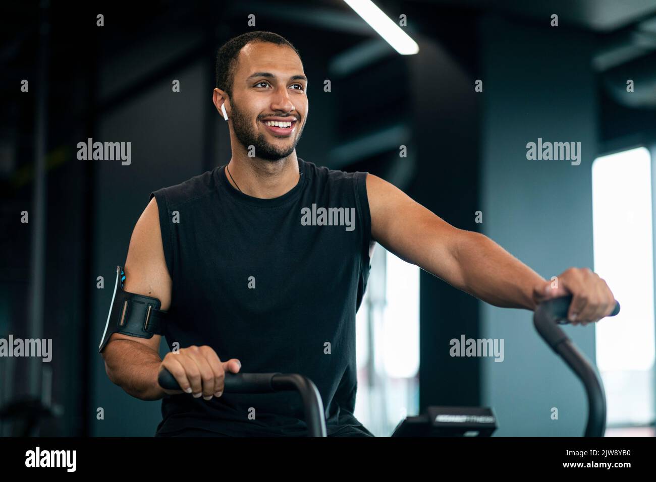 Using elliptical cross trainer hi-res stock photography and images - Alamy