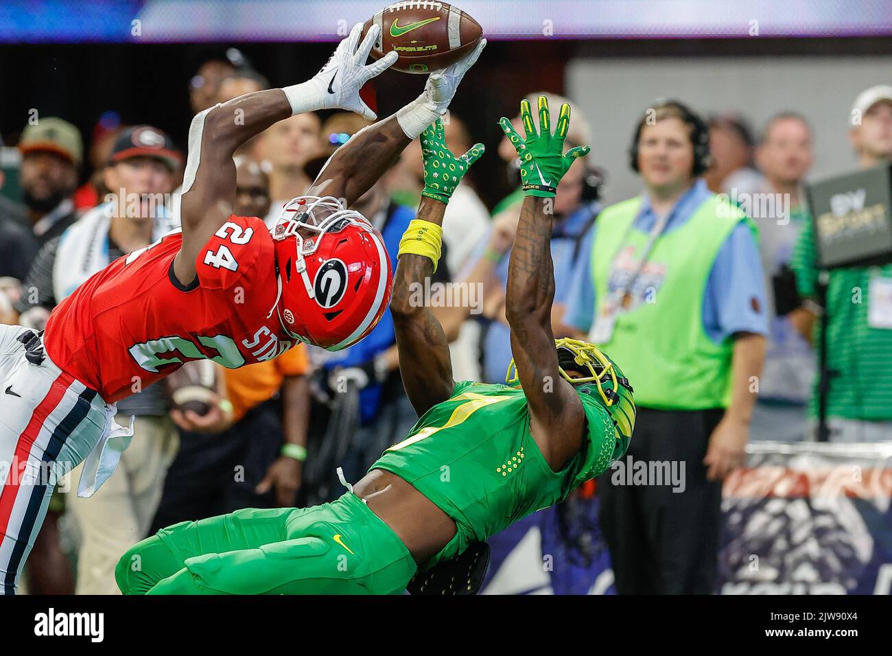 September 3, 2022: Georgia's Malaki Starks (24) makes this interception ...