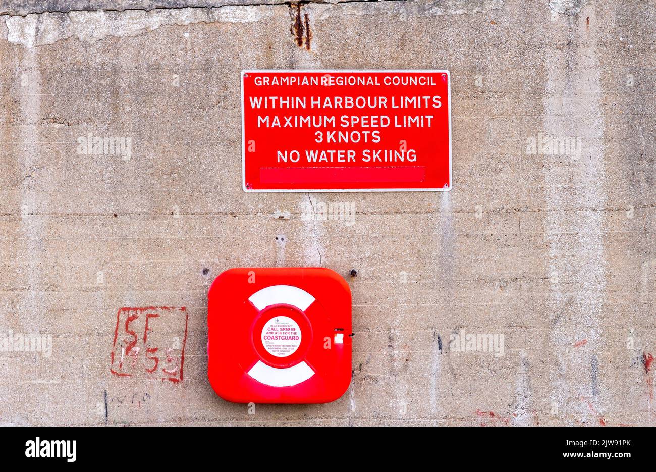 Sign for no speeding within the harbour limits by Grampian Regional ...