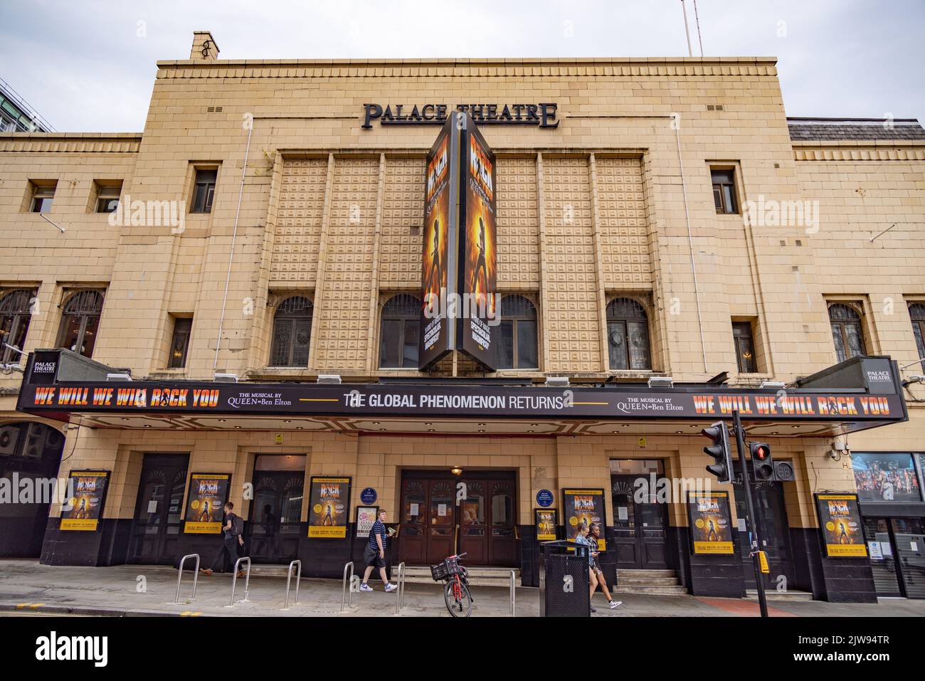 Palace theatre manchester 2022 hi-res stock photography and images - Alamy