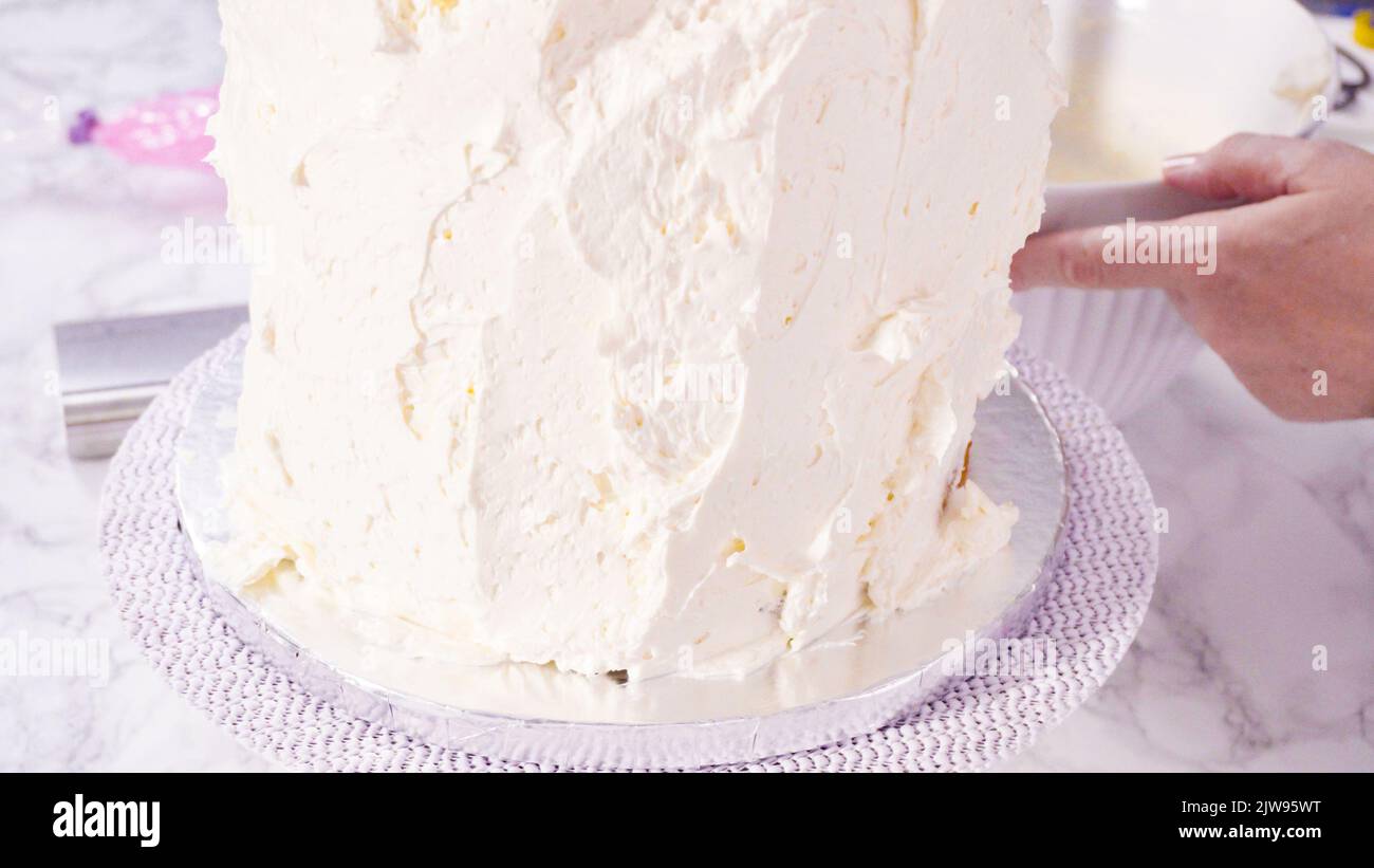 Funfetti cake with frosting hi-res stock photography and images - Alamy
