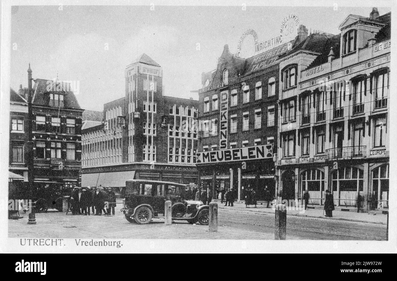 View of the facades of the Vredenburg houses (Hotel-Café-Restaurant de ...