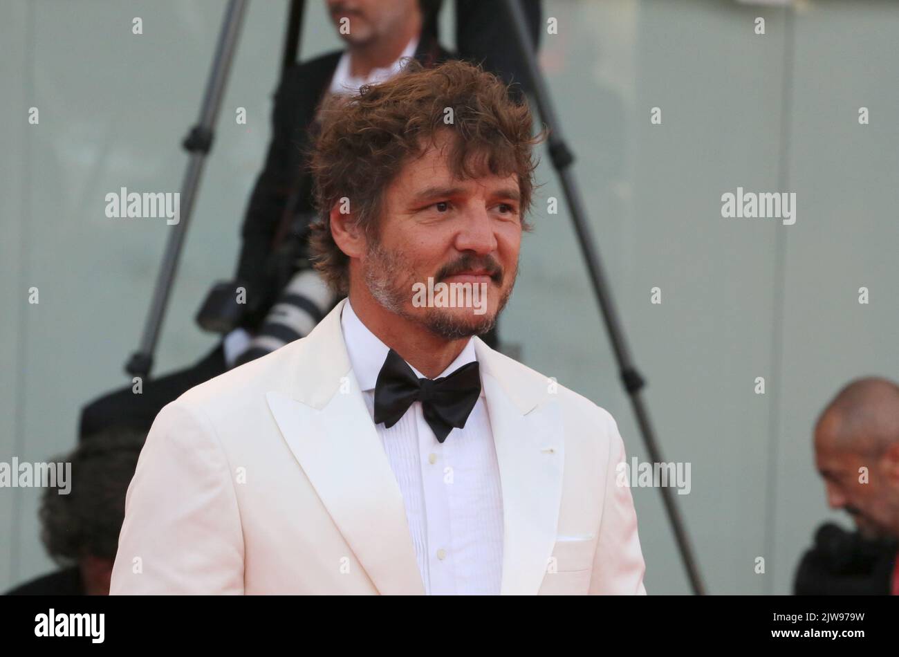 Pedro pascal in venice hi-res stock photography and images - Alamy