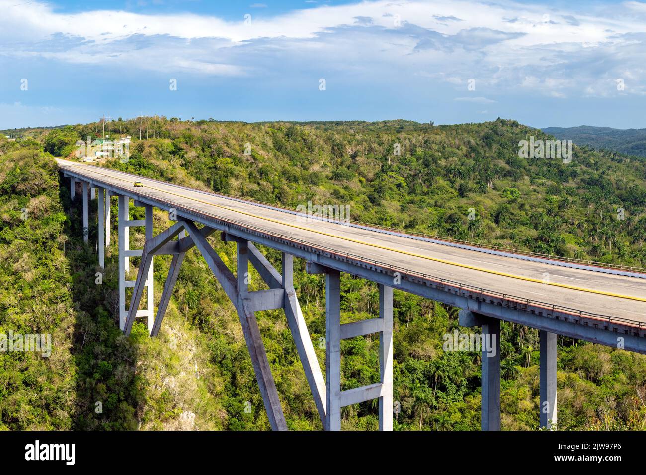 The Bacunayagua bridge over the Yumuri valley in Cuba Stock Photo - Alamy
