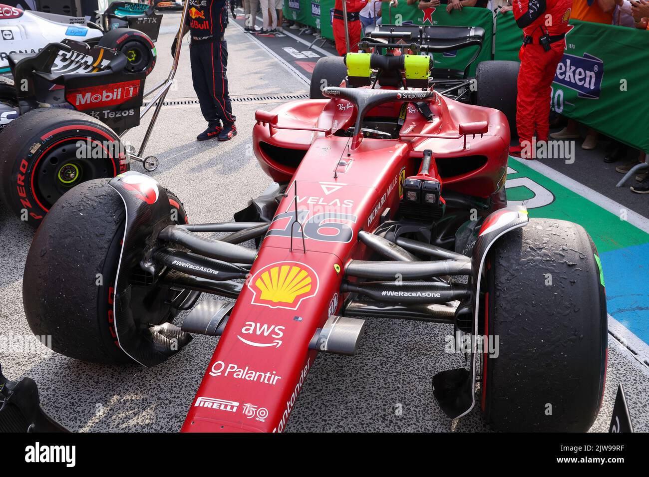 Orange formula 1 race car hi-res stock photography and images - Alamy
