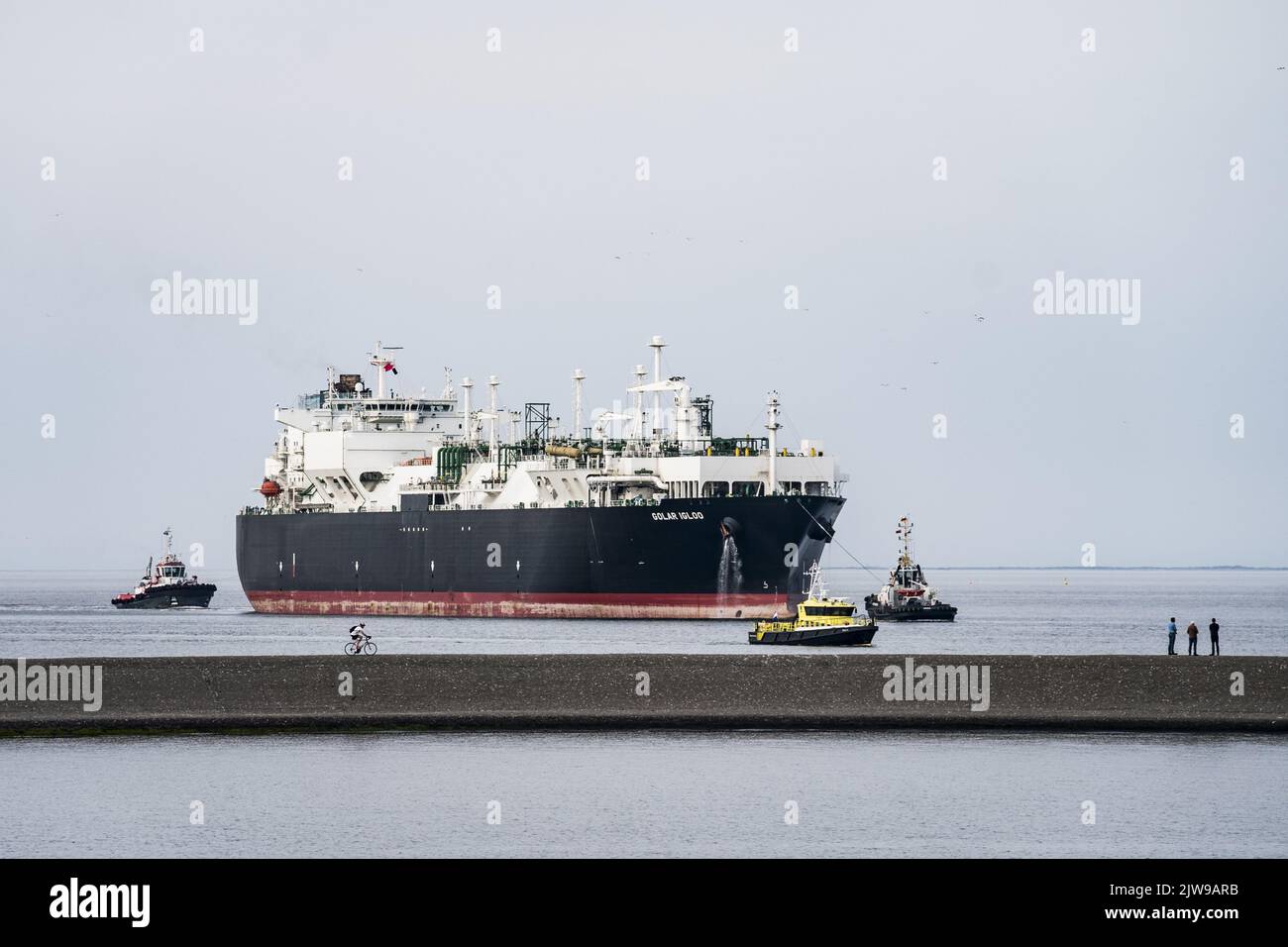 Lng regasification terminal hi-res stock photography and images - Alamy