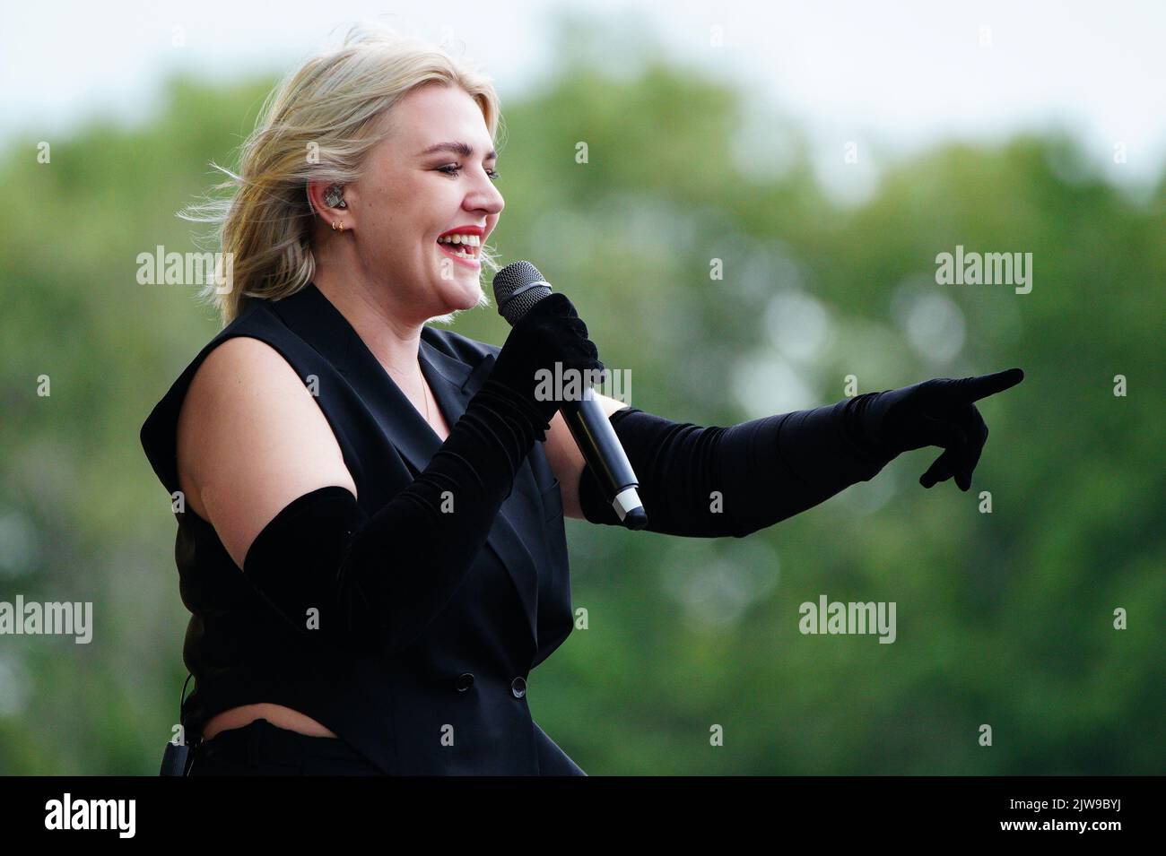 Singer-songwriter Self Esteem, Rebecca Lucy Taylor, performing at the ...