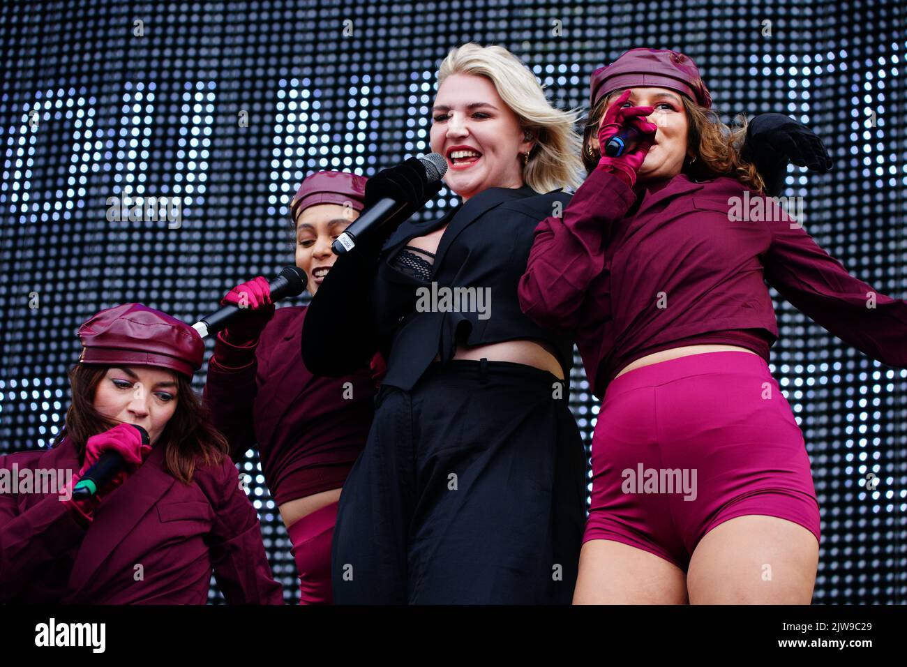 Singer-songwriter Self Esteem, Rebecca Lucy Taylor, performing at the ...