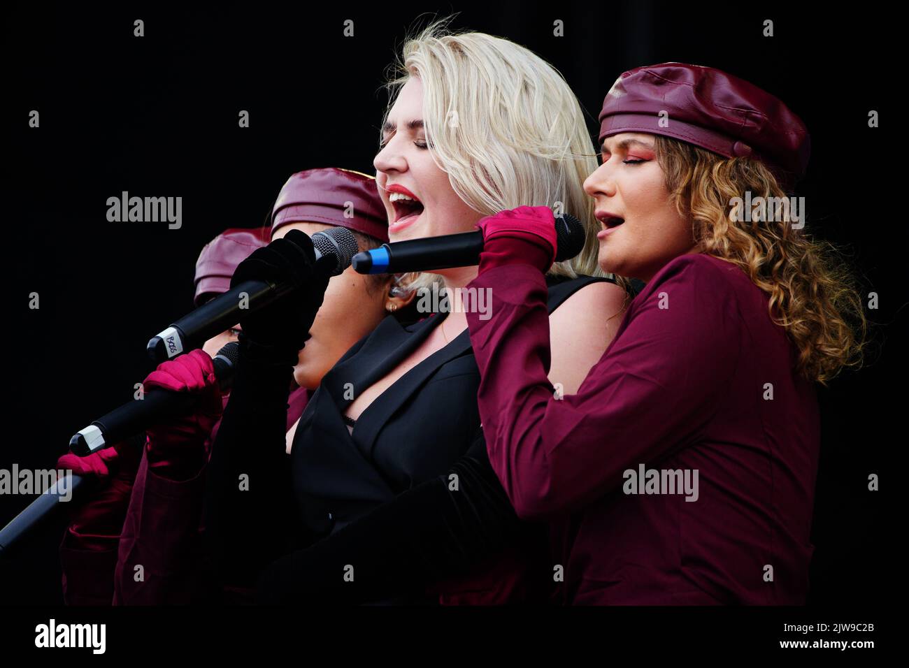 Singer-songwriter Self Esteem, Rebecca Lucy Taylor, performing at the ...