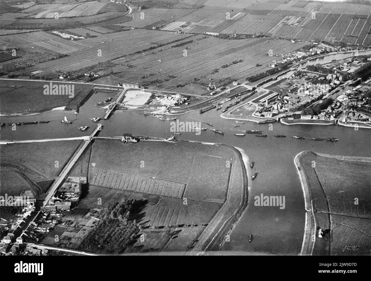 Aerial photo of the intersection of the Merwedekanaal and the Lek near ...