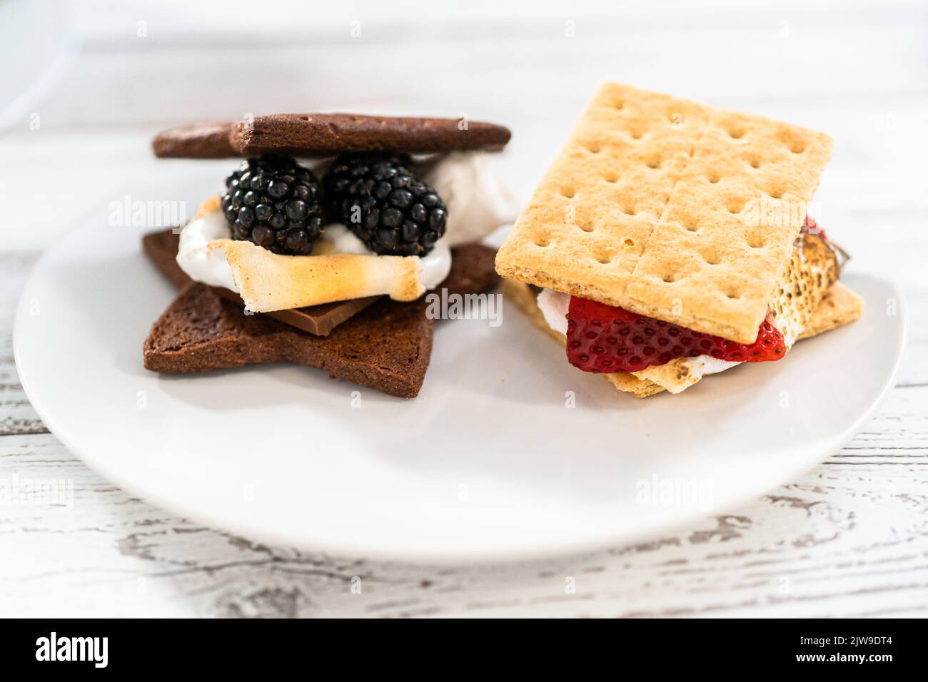 Fruit smores hi-res stock photography and images - Alamy