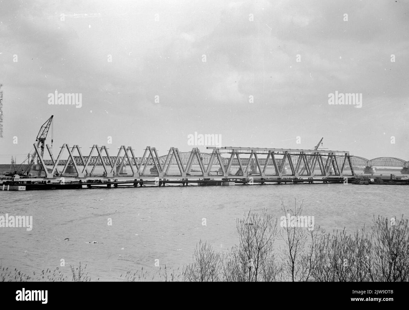 Image of the construction of one of the bridge parts for the new ...