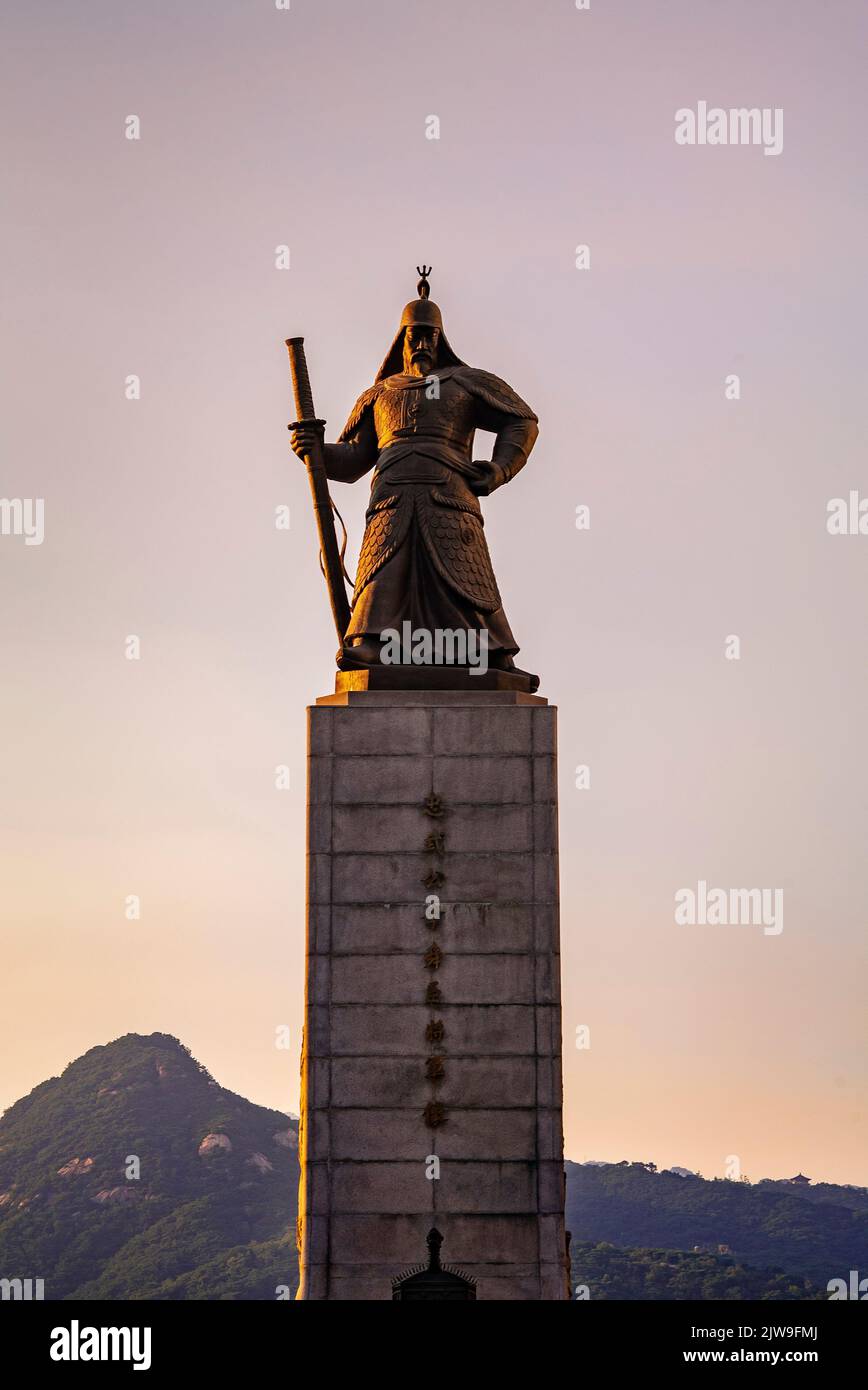 A vertical shot of the statue of Admiral Yi Sun-sin in Sejongno ...