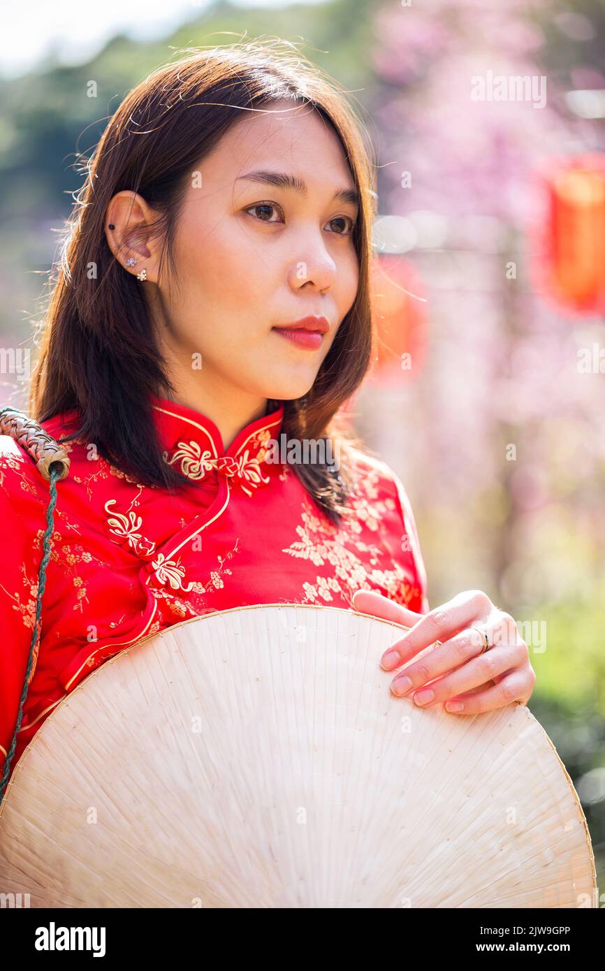 Red chinese woman hat hi-res stock photography and images - Alamy