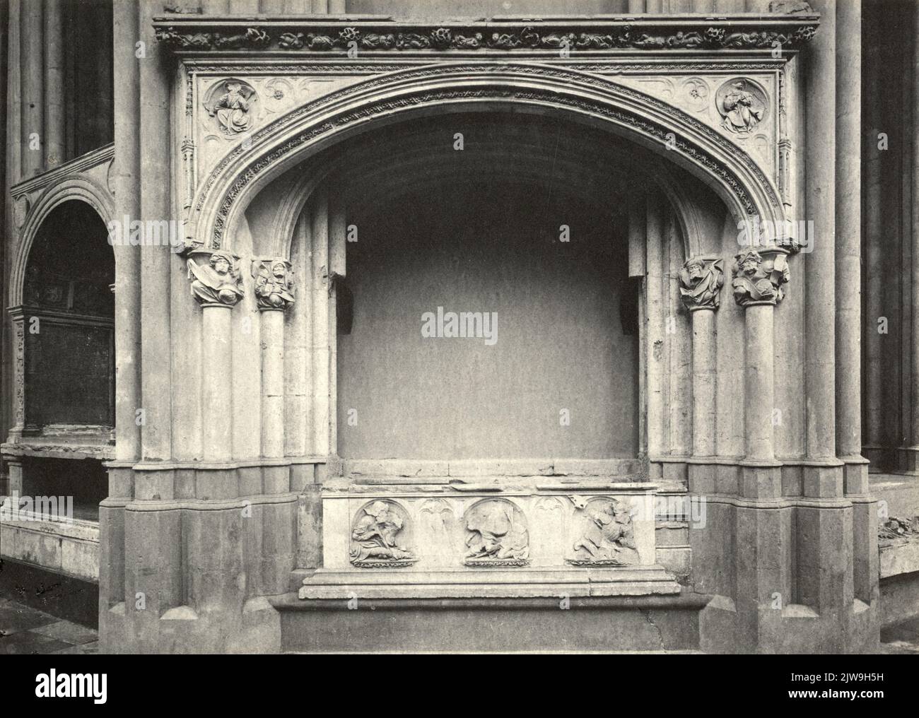 Interieur van de Domkerk (Munsterkerkhof) in Utrecht: Holy Graf in the ...