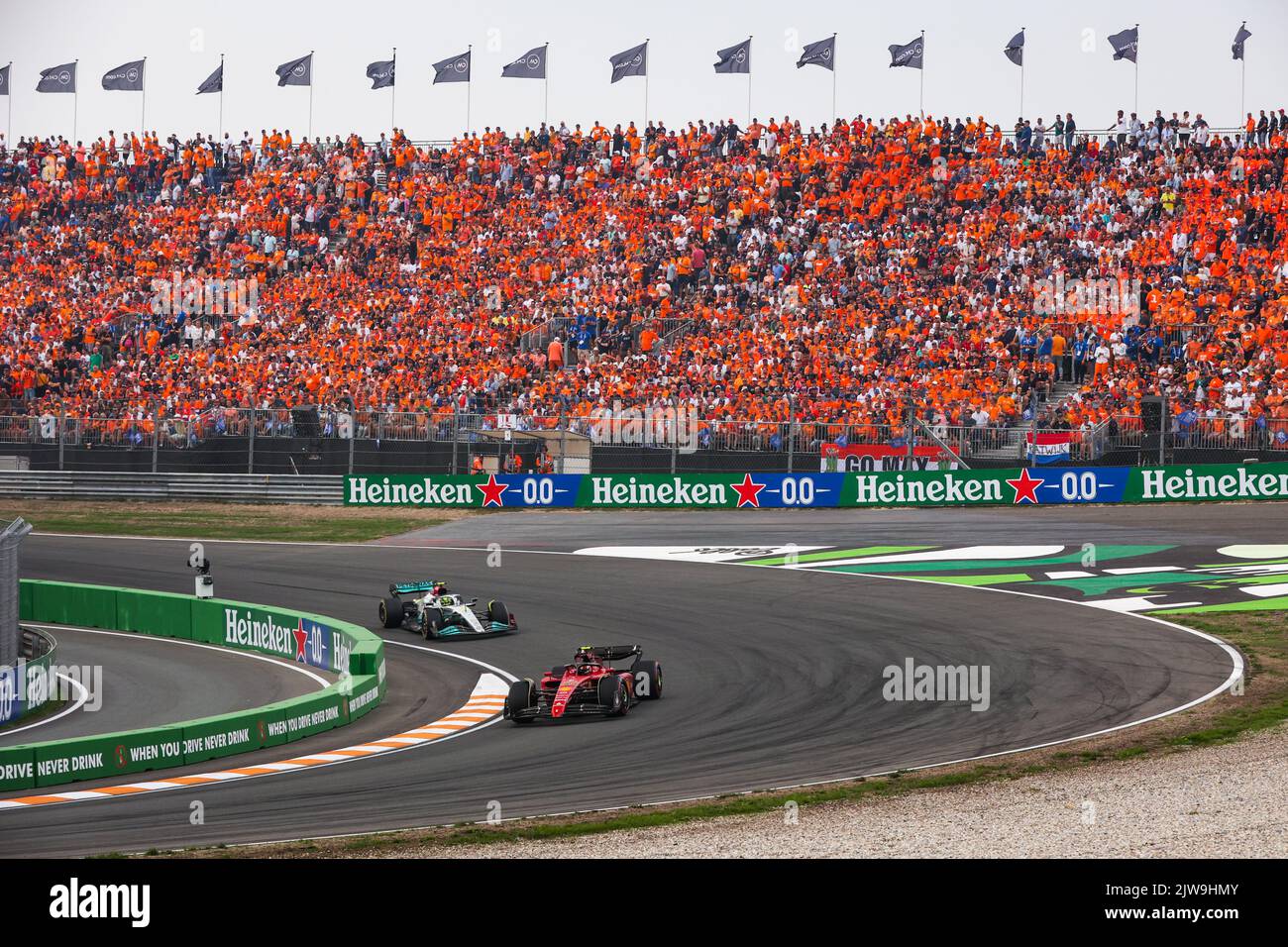 55 SAINZ Carlos (spa), Scuderia Ferrari F1-75, action spectators, fans ...