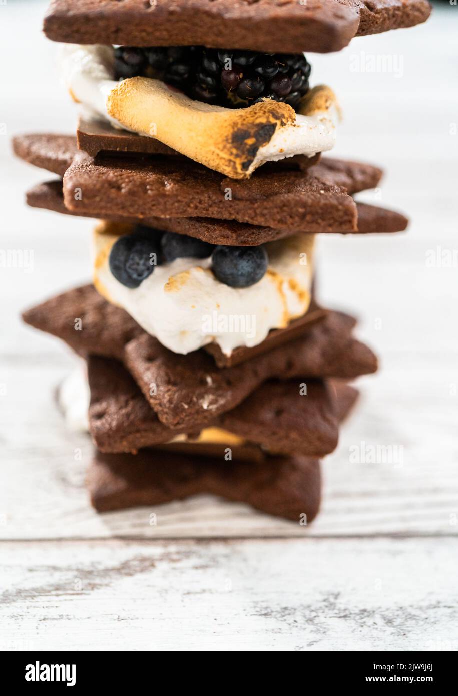 Fruit smores hi-res stock photography and images - Alamy