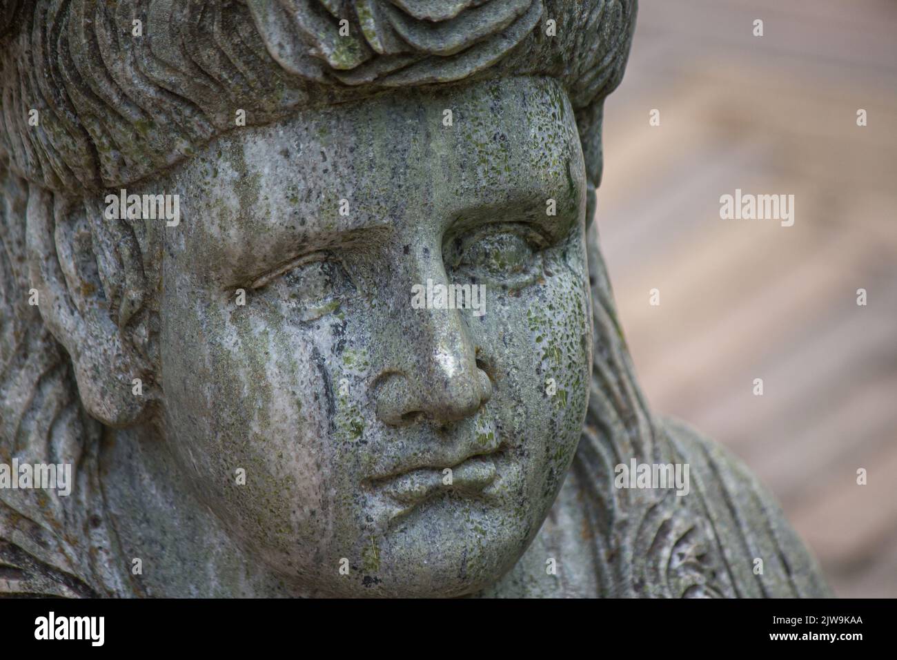Stone statue face female hi-res stock photography and images - Alamy
