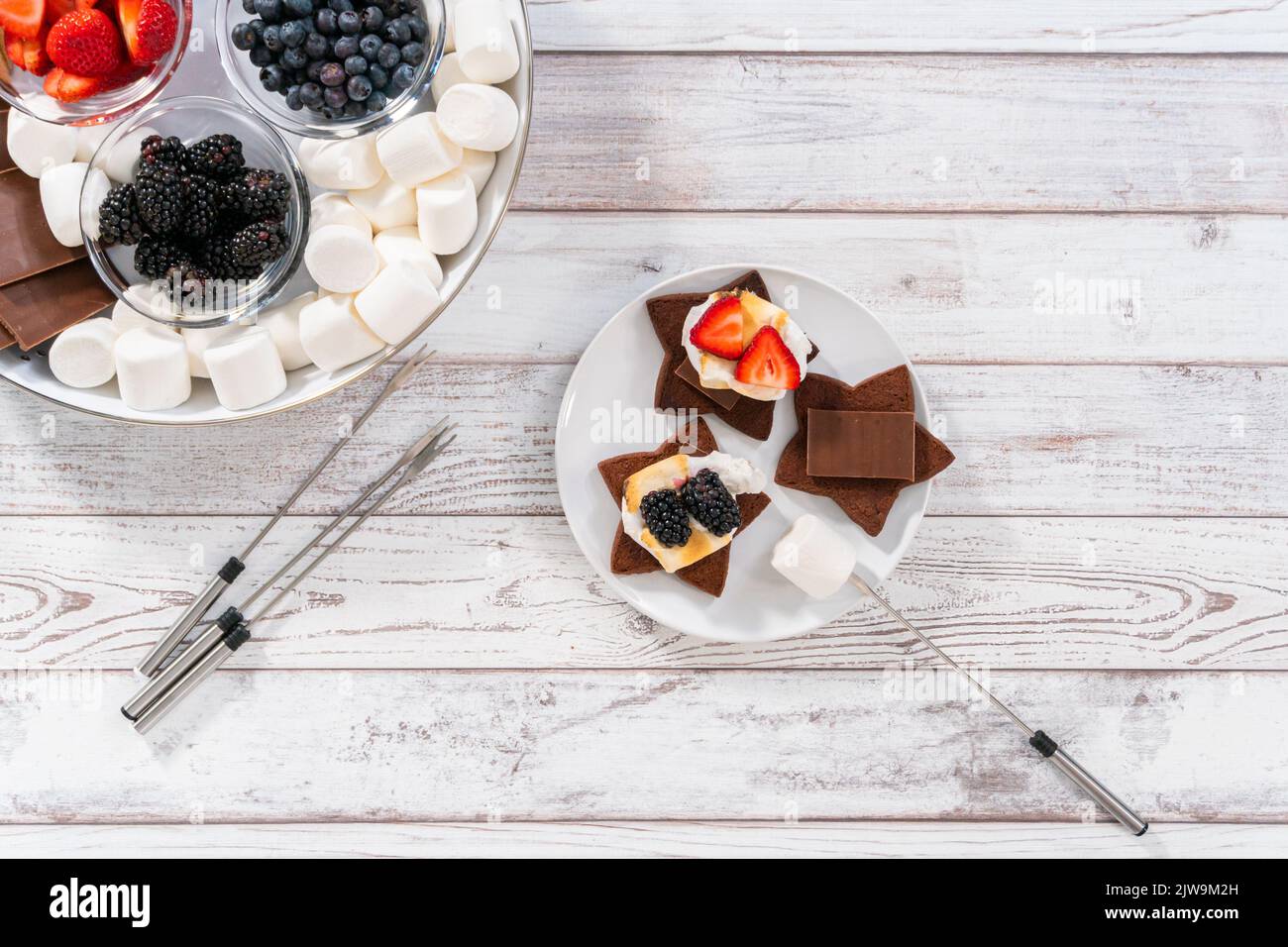 Fruit smores hi-res stock photography and images - Alamy
