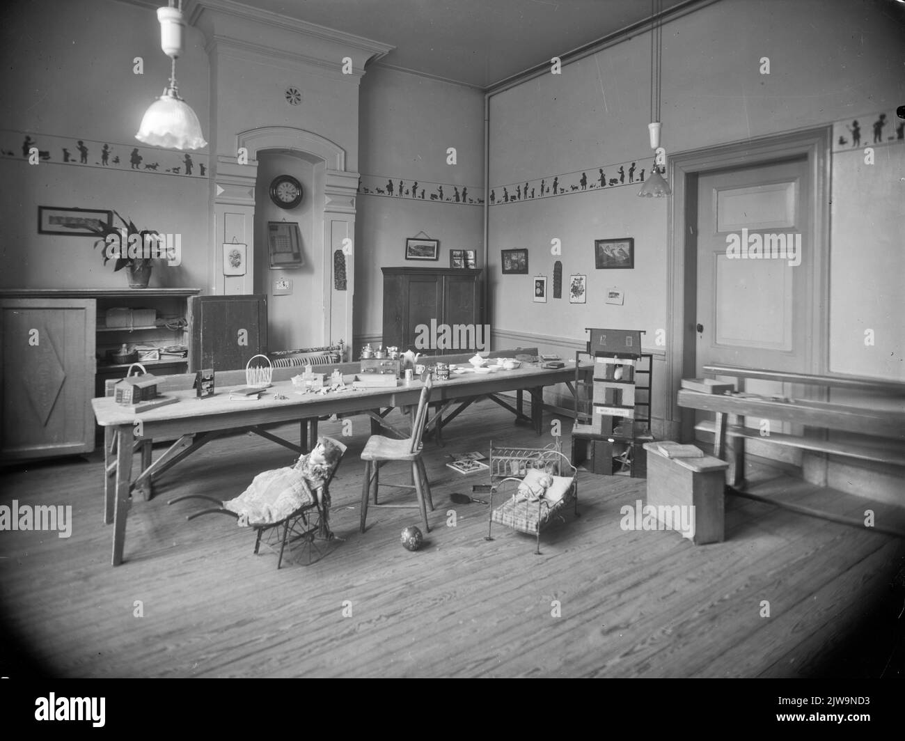 Interior of the Central Israelite Orphanage (Nieuwegracht 92) in ...