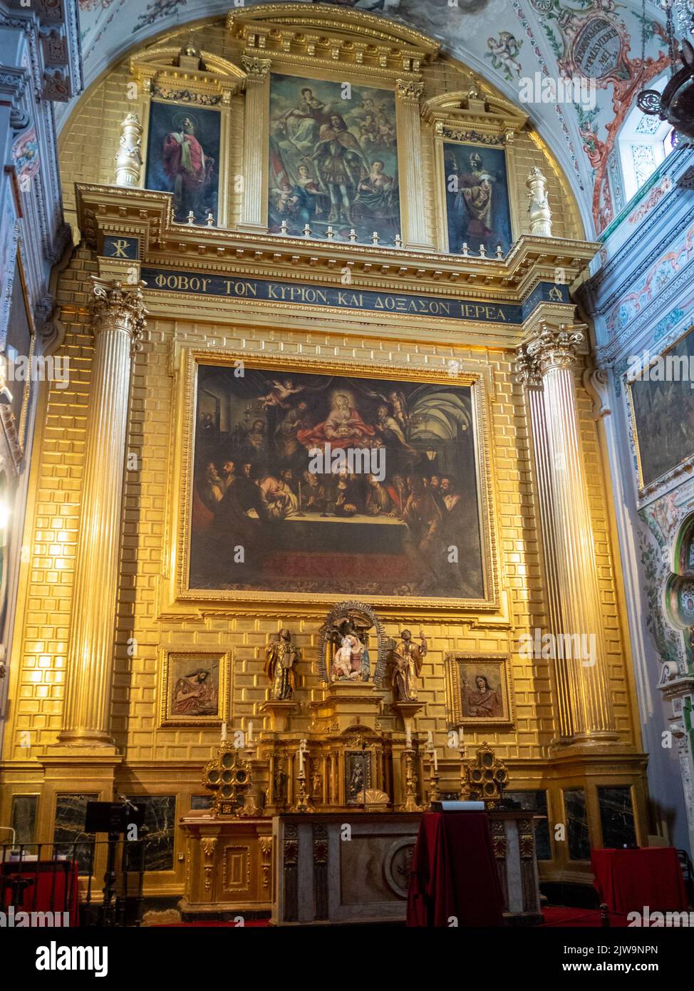 Altar altarpiece hi-res stock photography and images - Alamy