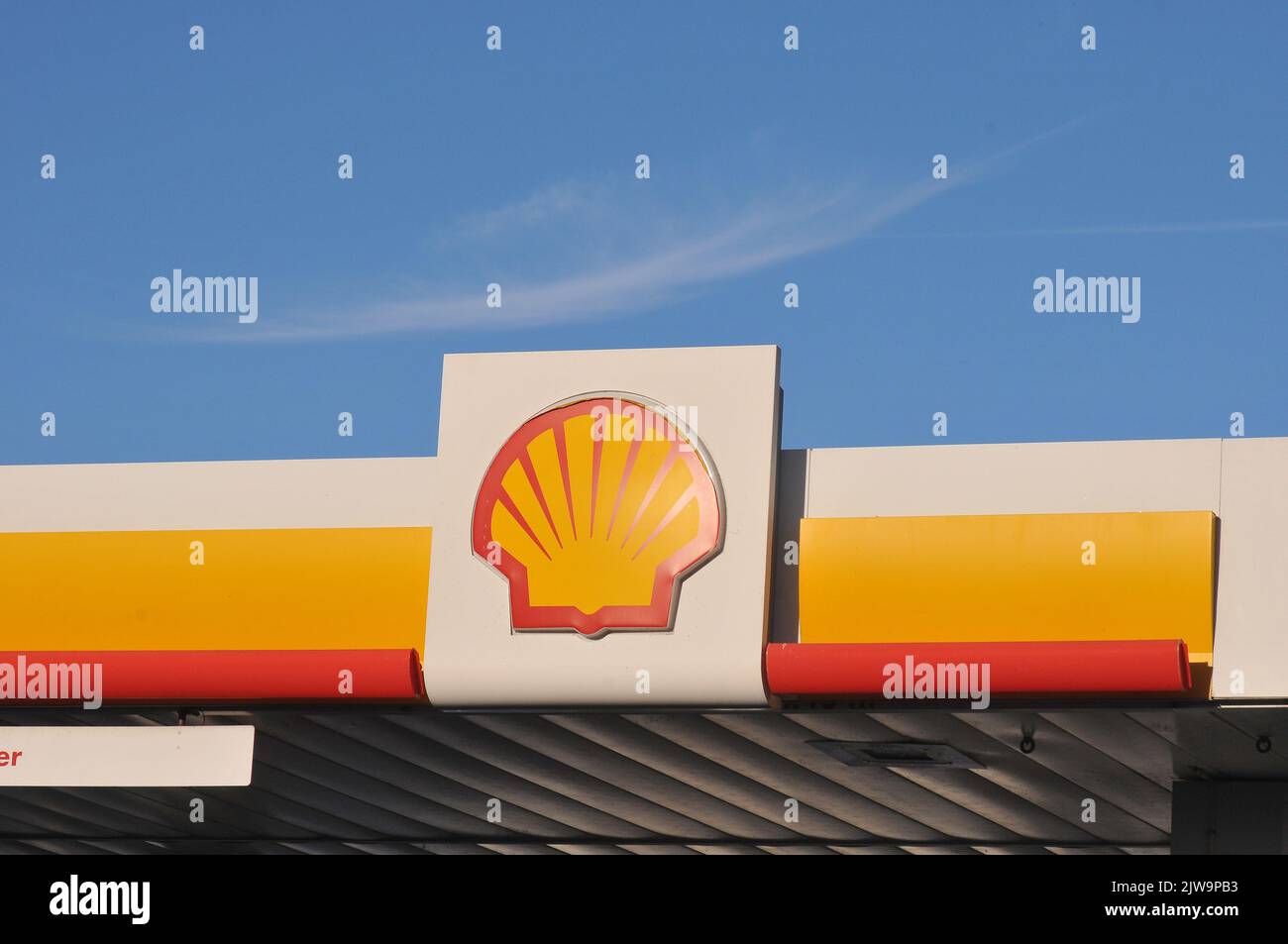 Kastrup/Copenhagen/Denmark/04 September 2022/Shell gasoline and shell ...