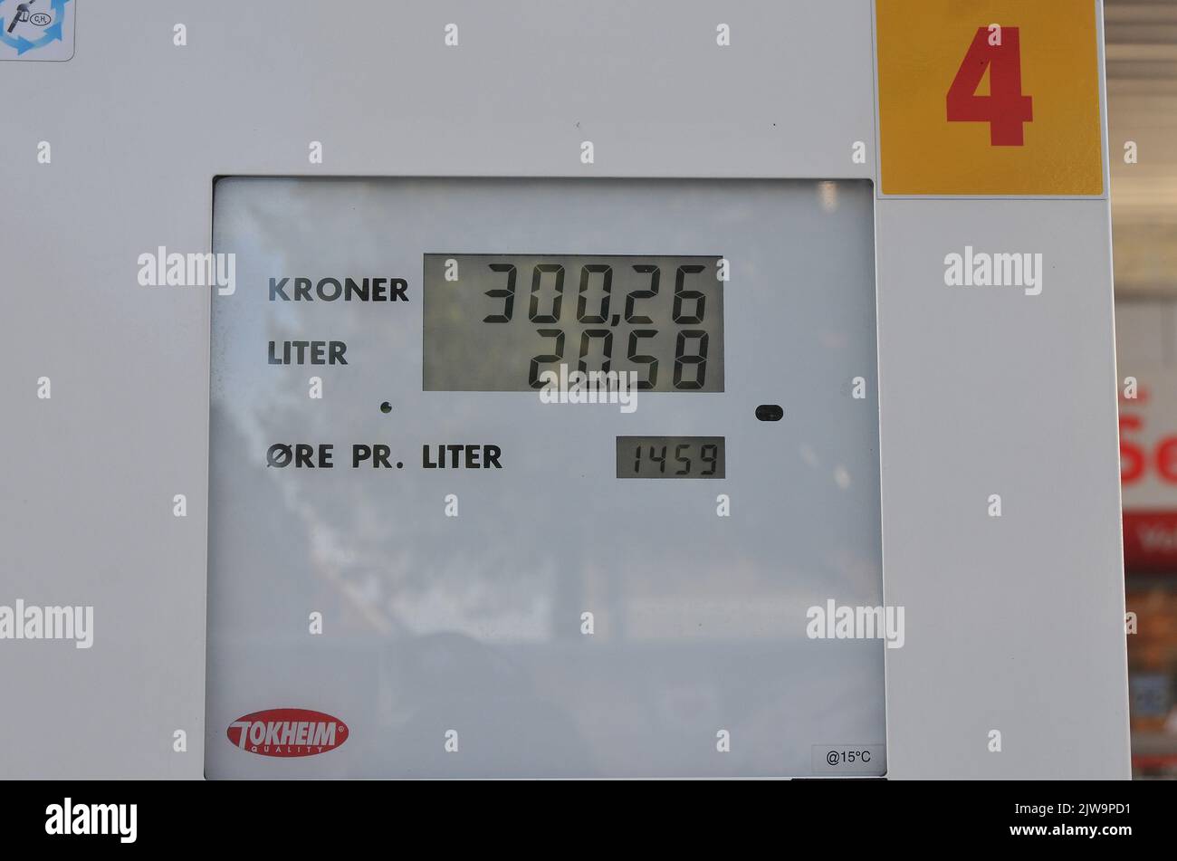 Kastrup/Copenhagen/Denmark/04 September 2022/Shell gasoline and shell ...