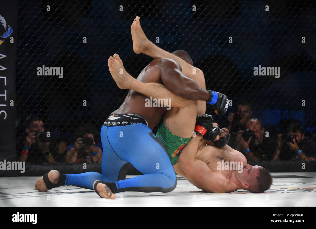 Ivan Vitasovic fight against Geronimo dos Santos during Fight Nation ...