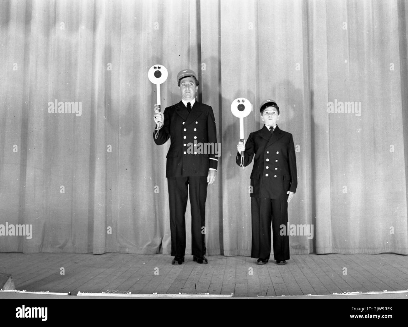 Image of a scene from the program "ABC Expres" of the ABC cabaret (Wim ...